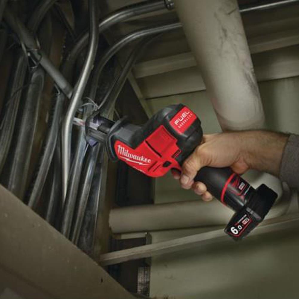 Milwaukee M12B6 12 Volt Red Lithium-Ion Battery Pack, 1 x 6.0Ah ...