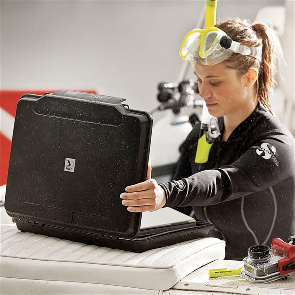 Peli ProGear 401 x 283 x 52mm Black HardBack Laptop Case with Foam ...